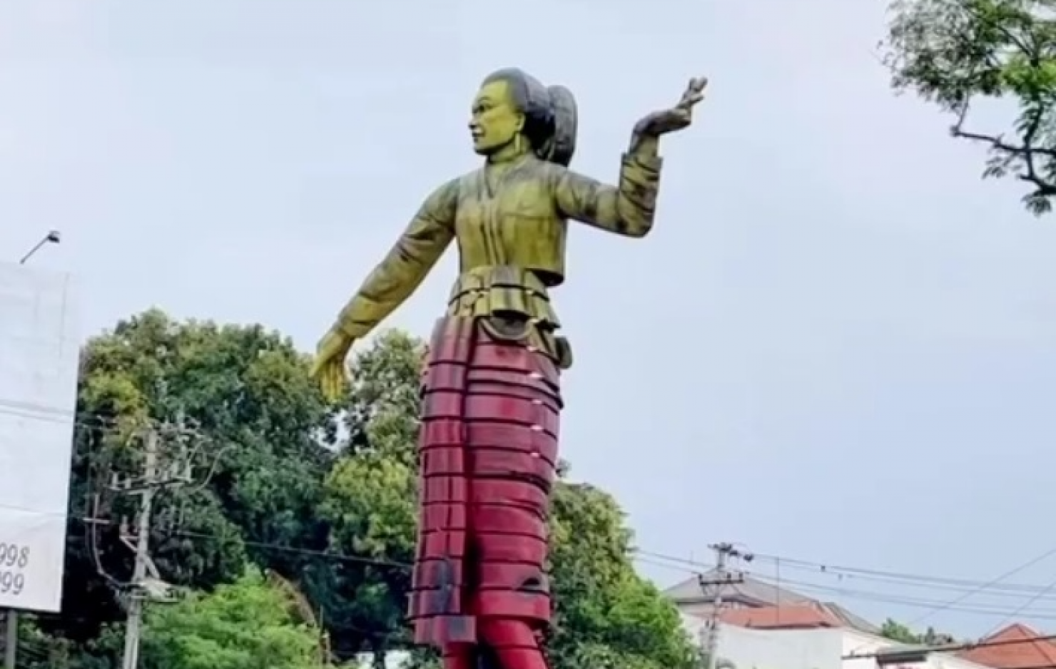 PATUNG PENARI DENOK DI KALIWIRU: DARI SEBUAH TRADISI YANG DIOLAH SENI ...